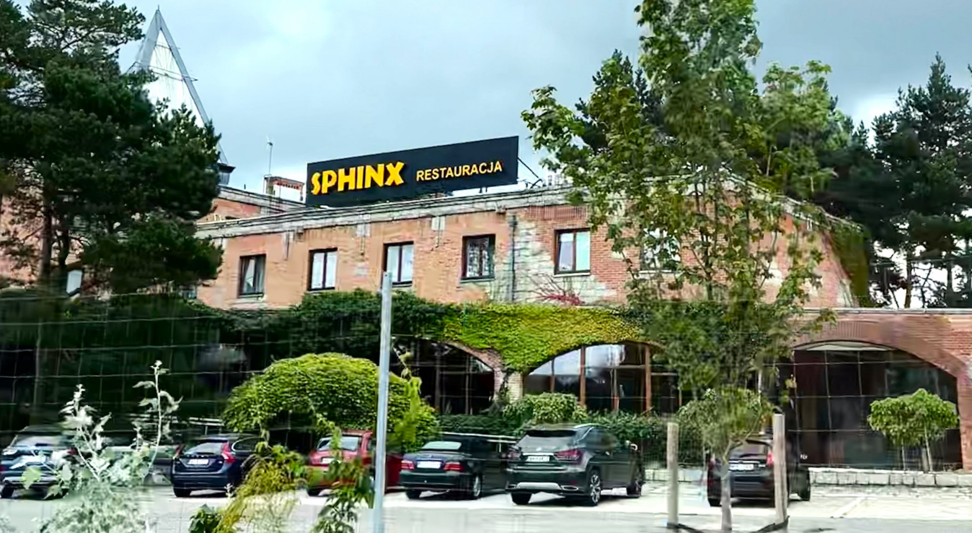 Nowa restauracja SPHINX powstała przy drodze ekspresowej, 30 km od Warszawy