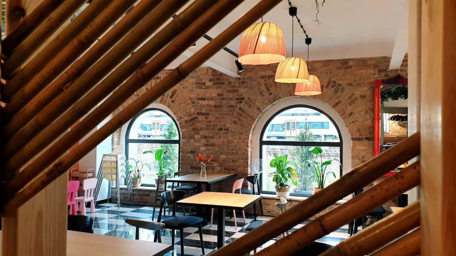 Stary Dworzec ma nową, dużą restaurację. MUNDO to aż 3 poziomy, 2 ...