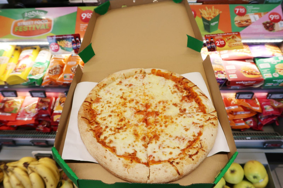 Żabka jak pizzeria? Margherita i Pepperoni Prosto z Pieca