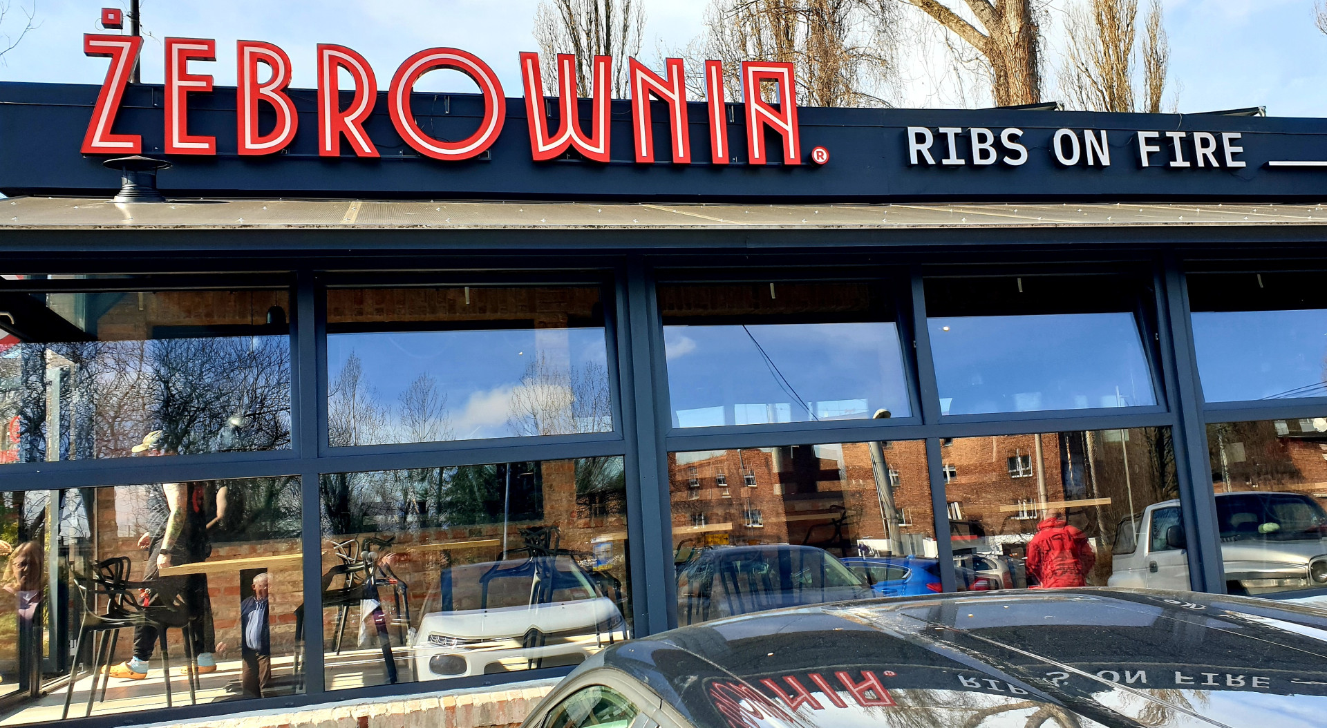 Żebrownia już otwarta. Co zjemy w lokalu z żeberkami z grilla? MENU