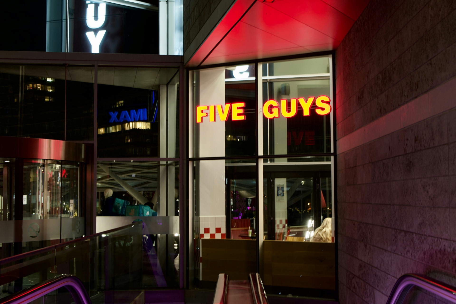 Fastfoodowy gigant Five Guys może namieszać na polskim rynku burgerowni