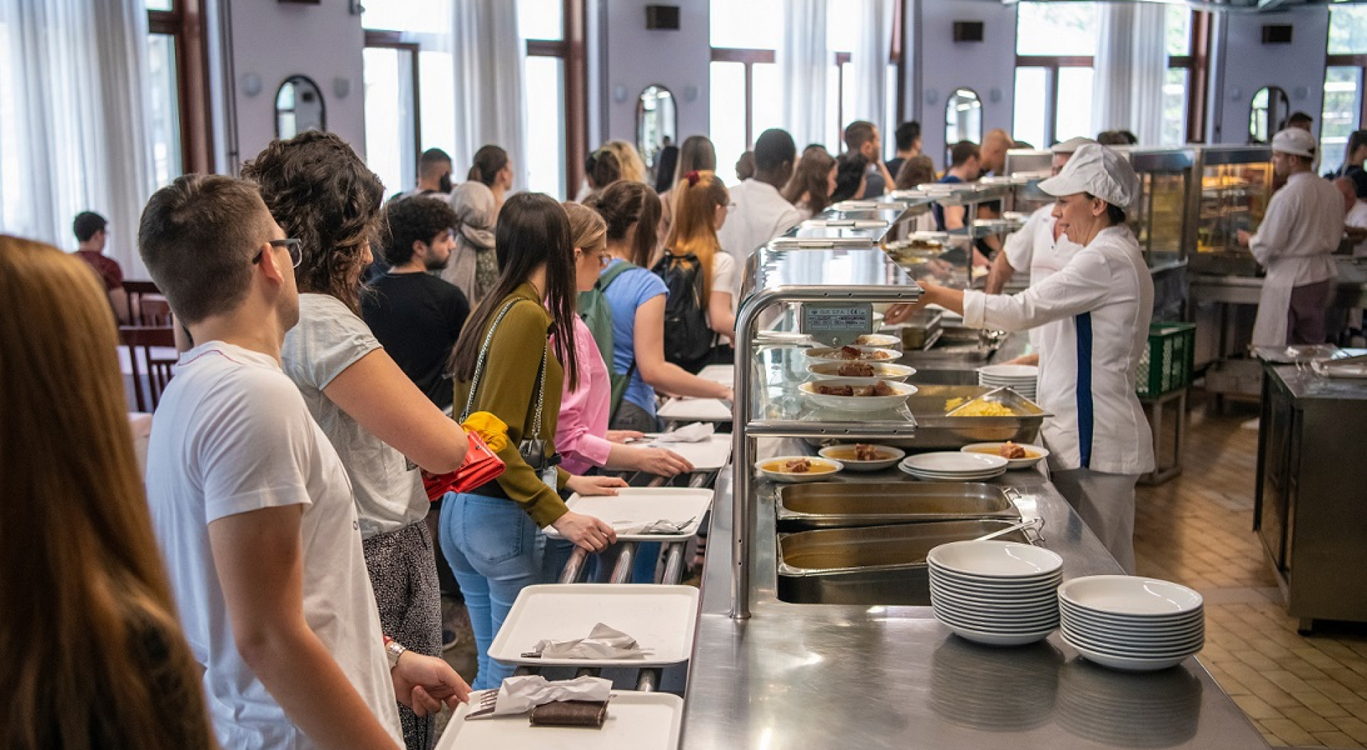 Food hall na UW działał tylko 30 dni. Co dalej z gastronomią dla ...
